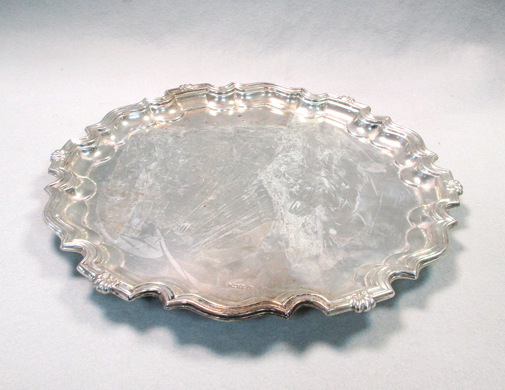 Lot 100 - An Edward VII silver salver,